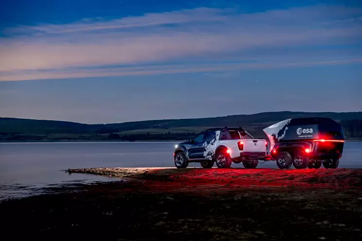 Nissan Navara Il concetto di cielo oscuro