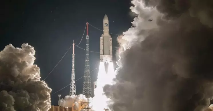 Ariane Spaceflight Ngagungkeun Penerbangan ka-300 kalayan Peluncuran anu suksés