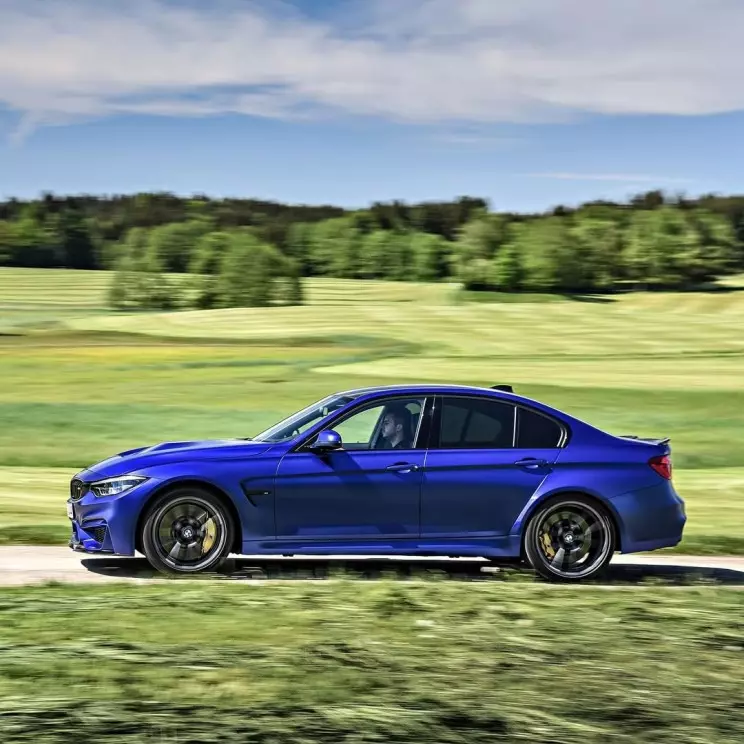 BMW se enorgullece del primer M3 CS