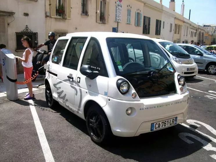 Wêreld se kleinste motors Mia Electric