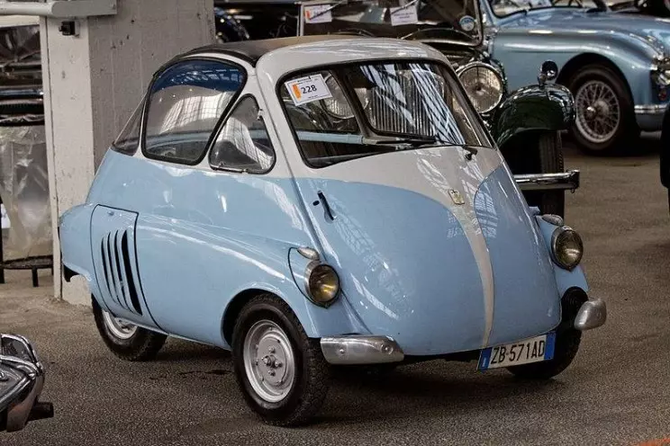 دۇنيادىكى ئەڭ كىچىك ماشىنىلار Isetta