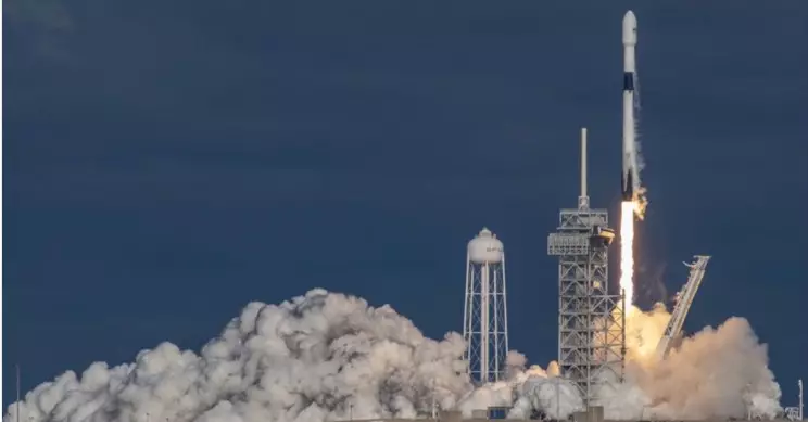 SpaceX משיקה בהצלחה את לוויין התקשורת Es'hail 2 של קטאר