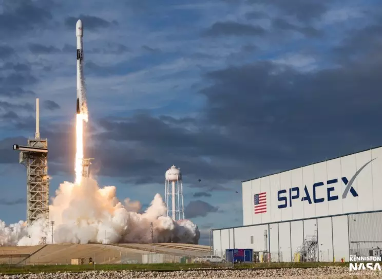 SpaceX Berjaya Melancarkan Satelit Komunikasi Es'hail 2 Qatar