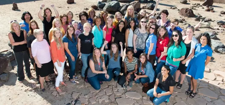Kai kurios moterys, dirbančios NASA Marso mokslo laboratorijos projekte,