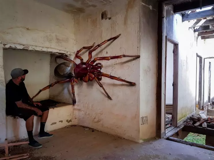 Las pinturas de insectos de Odeith tienen una calidad 3D aterradora.