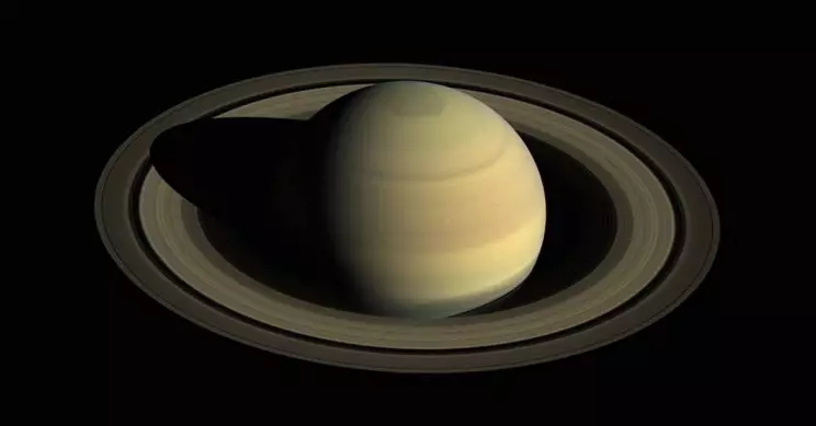 Awọn oruka Saturn Ti sọnu Ni ibamu si NASA