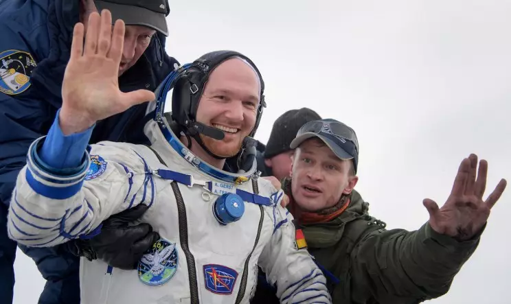 ISS ekspedicijos 57 įgula grįžta namo iš 197 dienų misijos kosmose