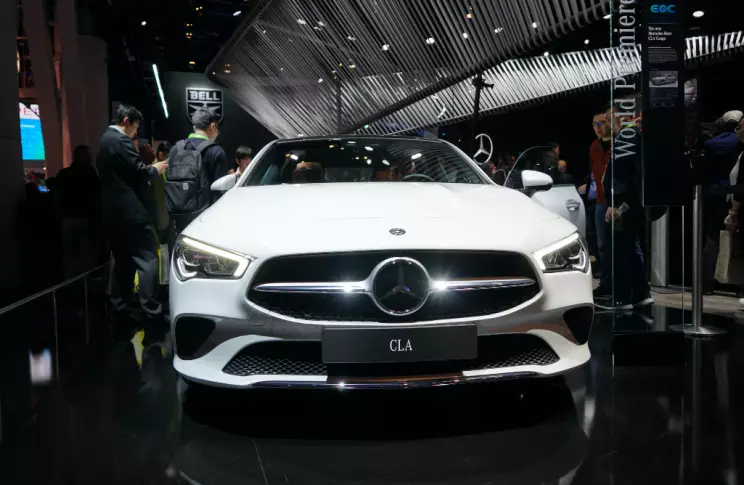 Mercedes-Benz présente le CLA Coupé en tant que voiture de luxe intelligente