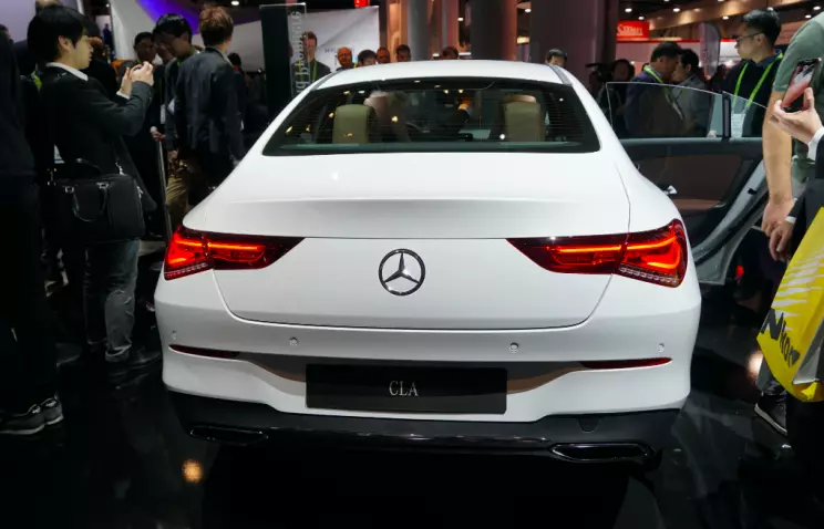 Mercedes-Benz présente le CLA Coupé en tant que voiture de luxe intelligente