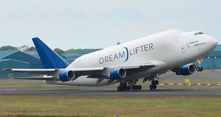 Dünyanın ən böyük təyyarələri Dream lifter