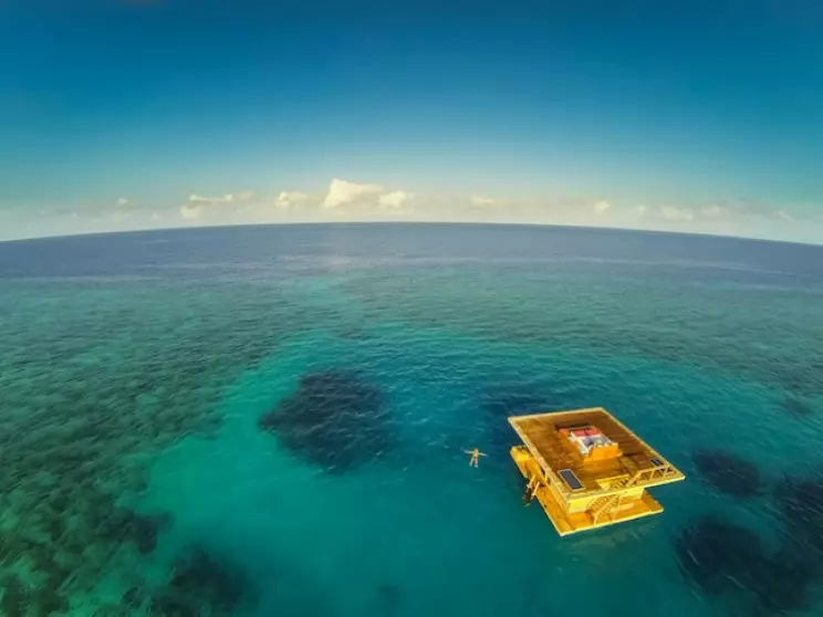 Kemewahan yang menakjubkan di dalam bilik bawah air di Manta Resort, Tanzania