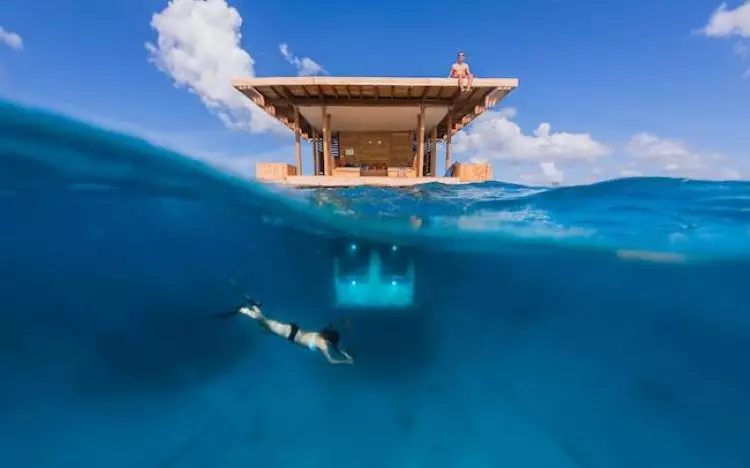 manta-resort-underwater-chaw-ib txwm