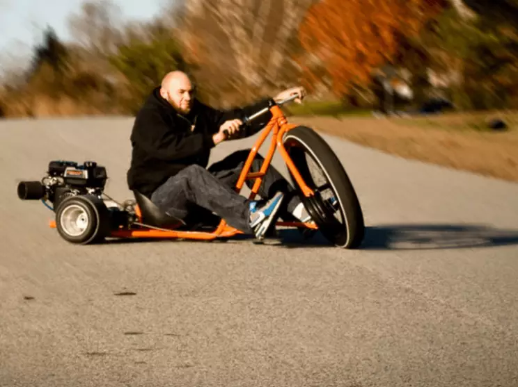 Big Wheel Drift Trike ເອົາລູກໃຫຍ່ອອກມາໃນຜູ້ໃຫຍ່