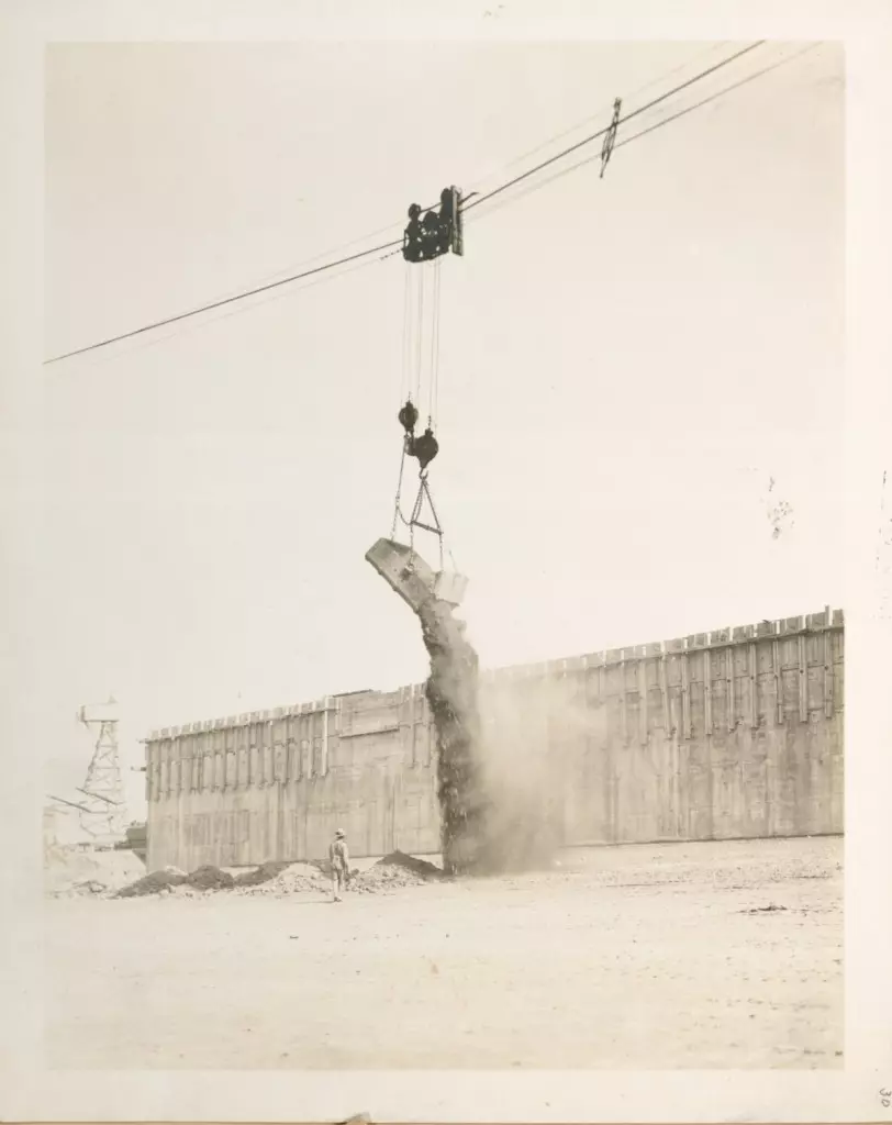 Dragline_dirt_fill_catskill_aqueduct