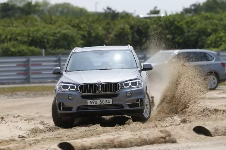 bmw-driving-center-korea-9