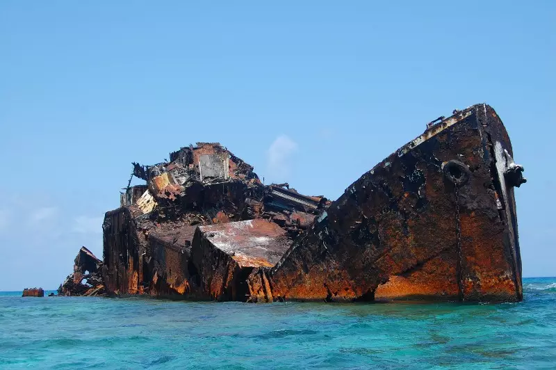 Bermuda Triangle Shipwreck amayobera
