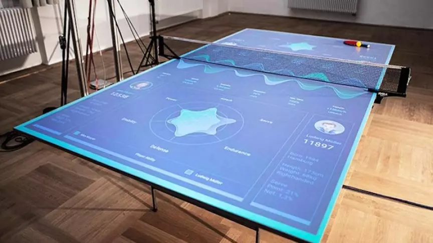 Il tavolo da ping pong interattivo ti insegna a migliorare