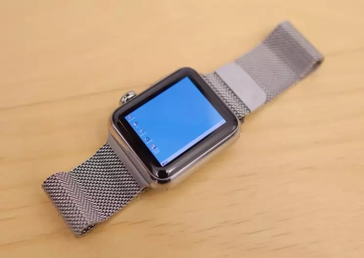 Ծրագրավորողը տեղադրել է Windows 95-ը Apple Watch-ի վրա