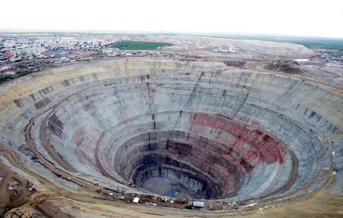 Vista aérea da Mina Mirny