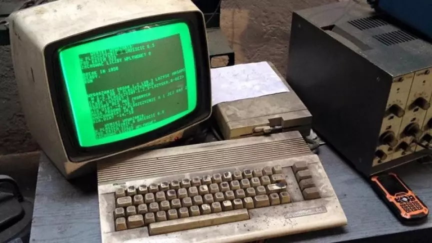 Commodore C64C 计算机 25 年后仍在使用