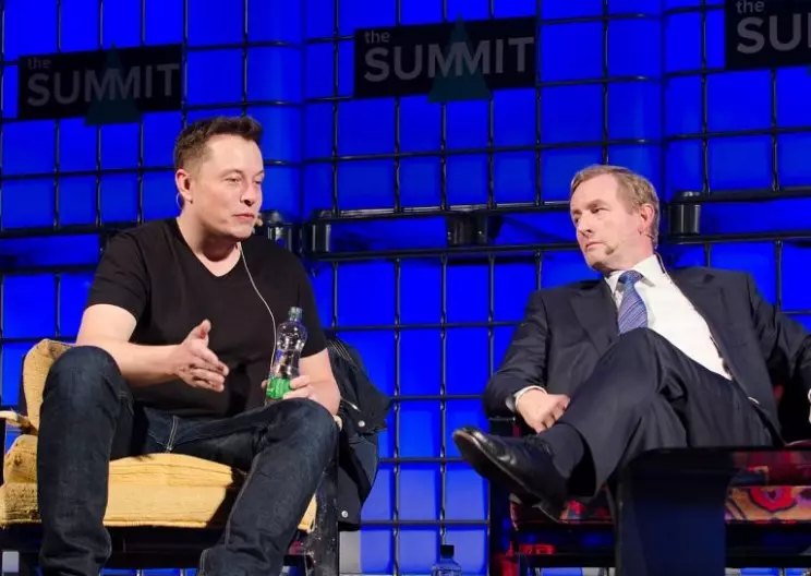 Elon Mask insan beynini kompüterlərlə birləşdirən 