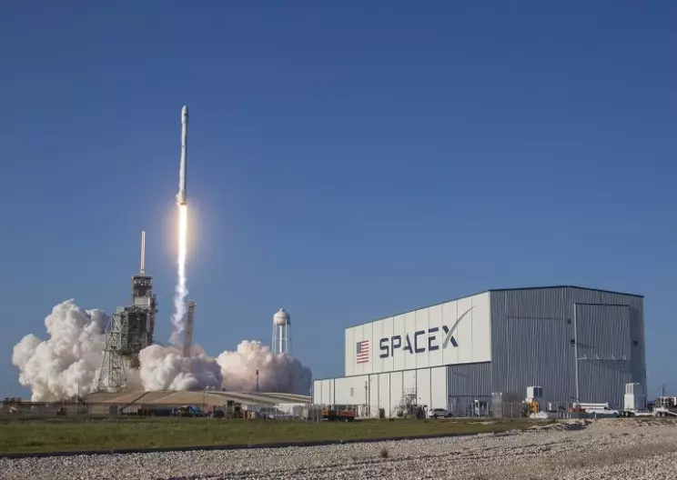 Se SpaceX framgångsrikt lansera och landa använda Falcon 9 Rocket