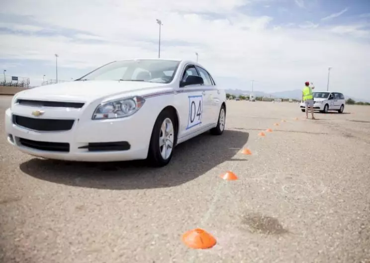 Çalışma Birkaç Kendi Kendini Süren Arabanın Trafik Akışını İyileştirebileceğini Gösteriyor