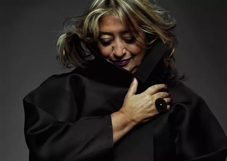 Spomin na 'kraljico krivulje' Zaha Hadid