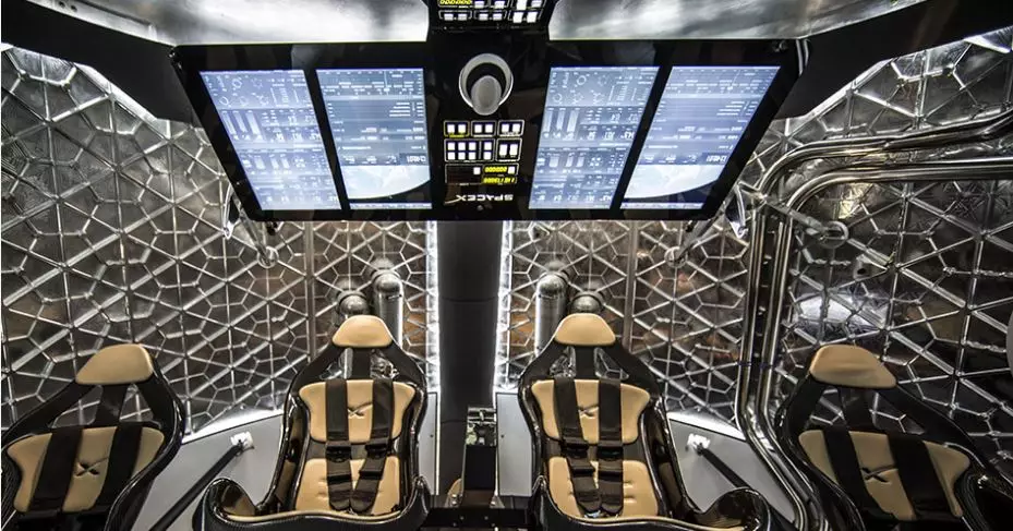 Ikoranabuhanga Inyuma Yumwanya wa SpaceX's Revolutionary Dragon