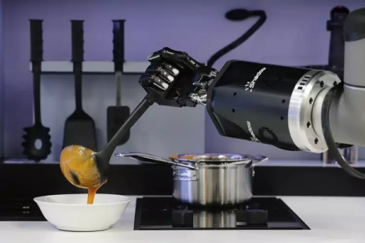 النموذج الأولي للمطبخ الروبوتي