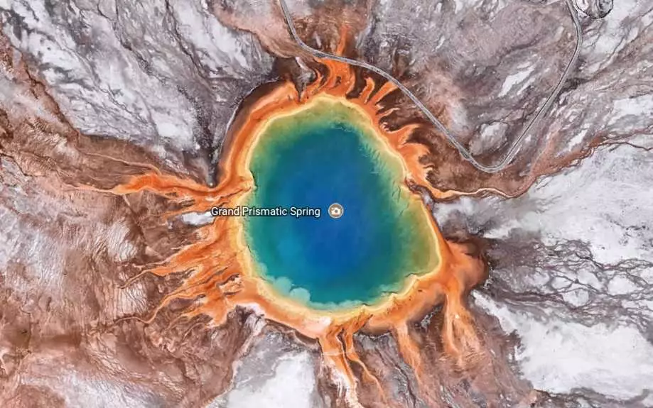 Чашмаи Гранд Призматики аз Google Earth