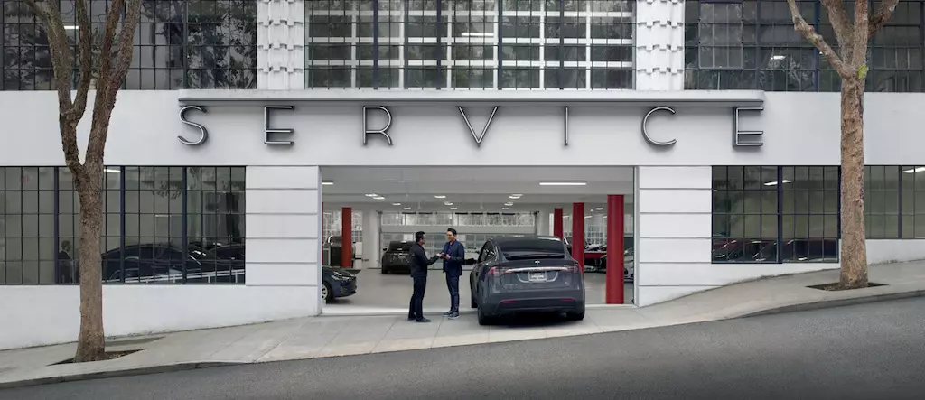 Tesla planeja triplicar sua capacidade de serviço quando as entregas do Model 3 começarem