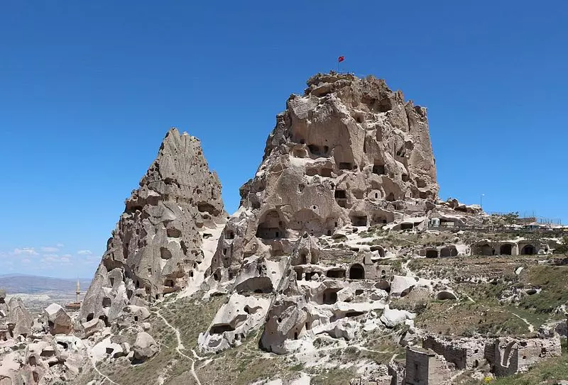 Is Stórais Nádúrtha í Cathair Ársa Faoi Thalamh Cappadocia