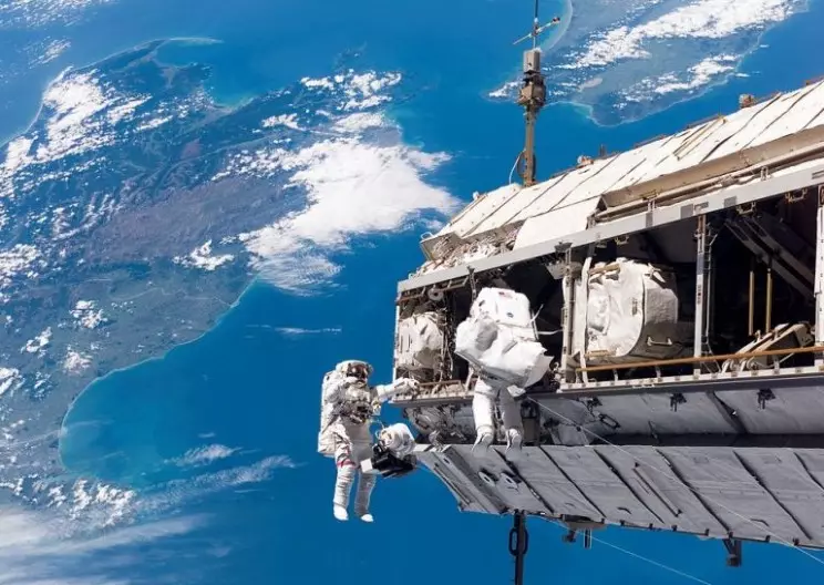 Hapit na Mag-livestream ang NASA og 6-Hour Spacewalk gikan sa ISS