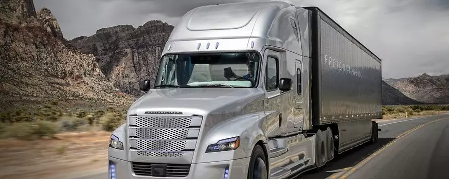 Il prossimo semi-camion elettrico di Tesla potrebbe non aver bisogno di un autista