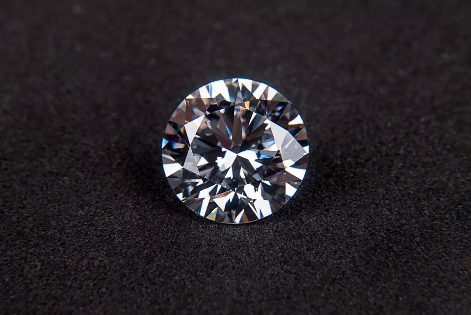 Wie bilden sich Diamanten wirklich? (Nicht aus Kohle!)