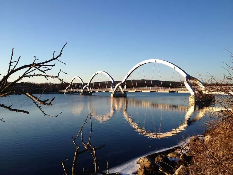 13+ Talagsaon nga Neofuturistic Bridge Designs