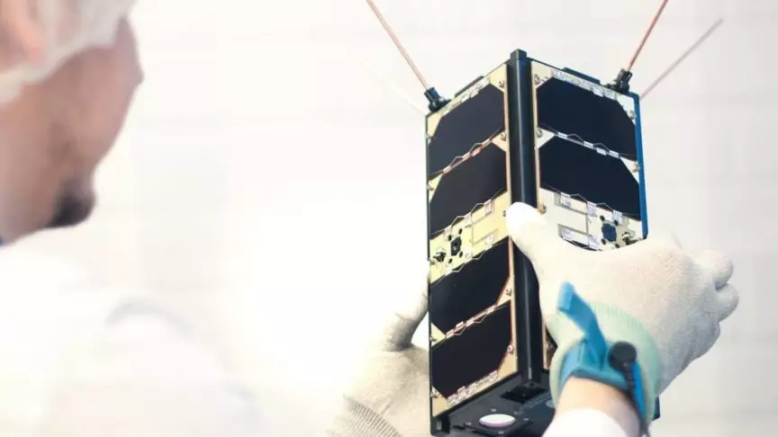 Nano-Satellites: Ka Tagitaanka Dhulka si ay u Caawiso Badbaadinta