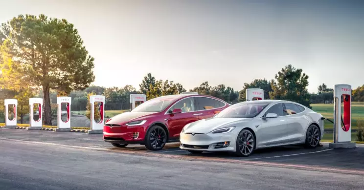 Un Tesla Model 3 produce máis CO2 que un coche diésel, segundo o estudo