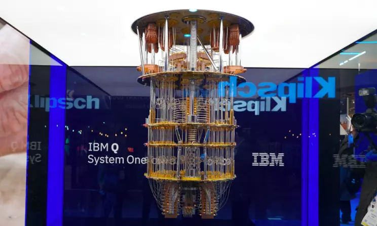 IBM IBM Q System One үшін негізгі өнімділік артуын көрсетеді