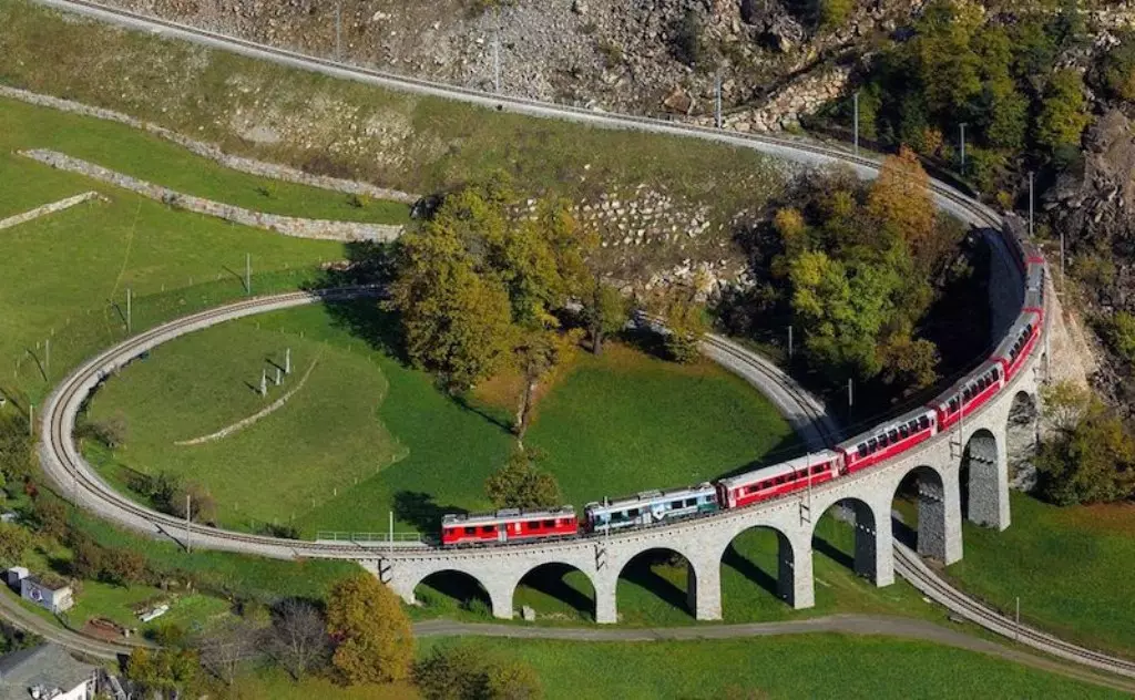 injineerada xiisaha Brusio viaduct