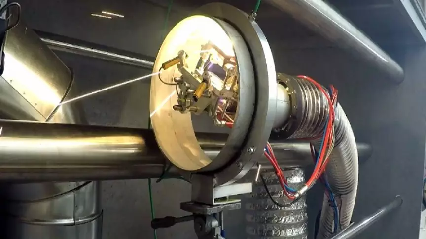 LaserPipe - หุ่นยนต์งูที่คลานผ่านท่อและทำให้การเชื่อมดูง่าย