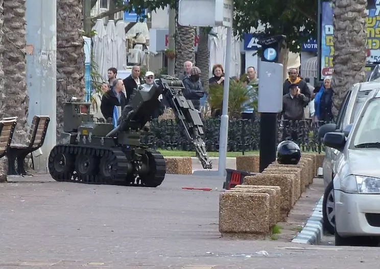 Poliția a folosit un robot-bombă pentru a doborî Dallas Sniper