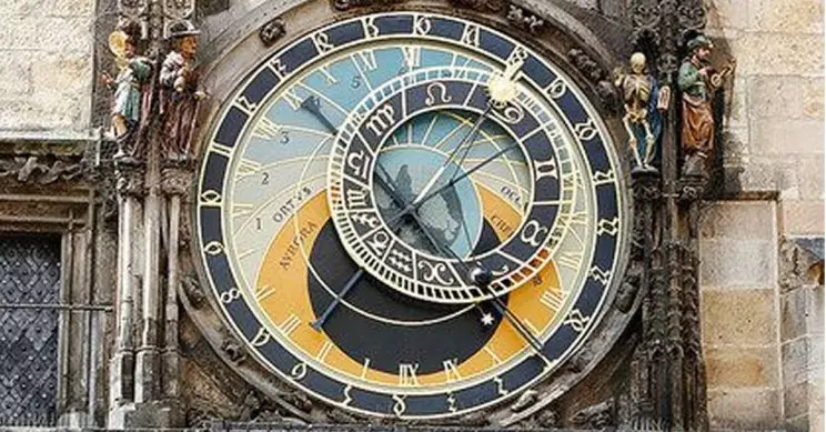 Lub Secrets ntawm Prague Astronomical Clock