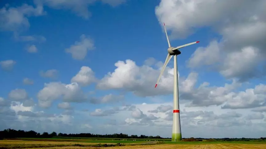 Impresionante vídeo dunha potente turbina eólica