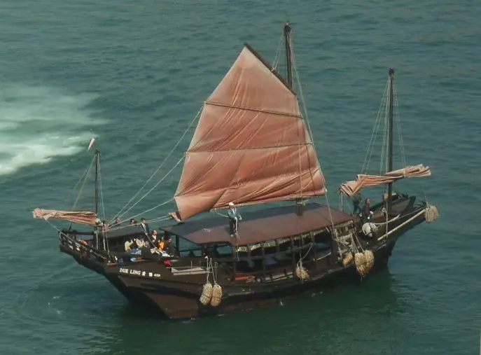 Moderna verzija otpadnog broda u Hong Kongu